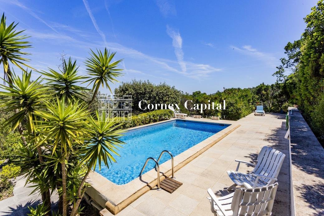 Fantastic Mediterranean Villa With Breathtaking In Sa Riera, Begur ...