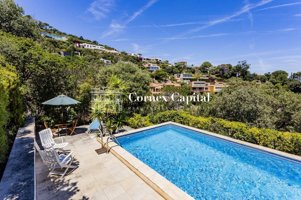 Fantastic Mediterranean Villa With Breathtaking In Sa Riera, Begur ...