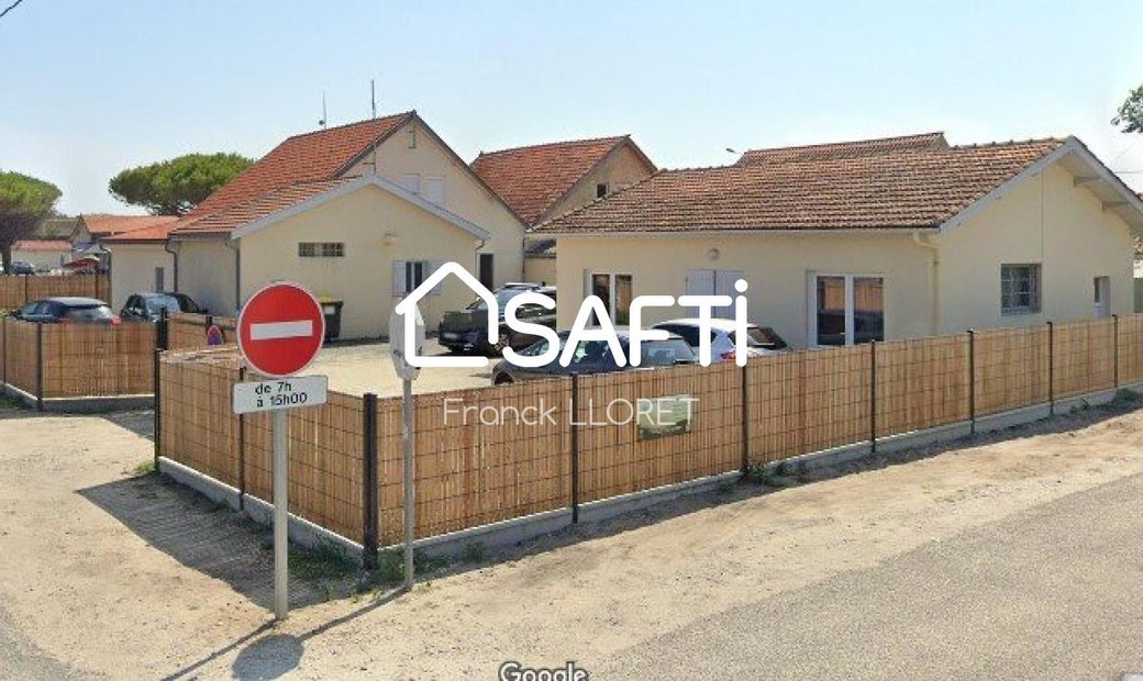 Maison D'environ 100m² Comprenant 2 Appts In Vendays Montalivet, France ...