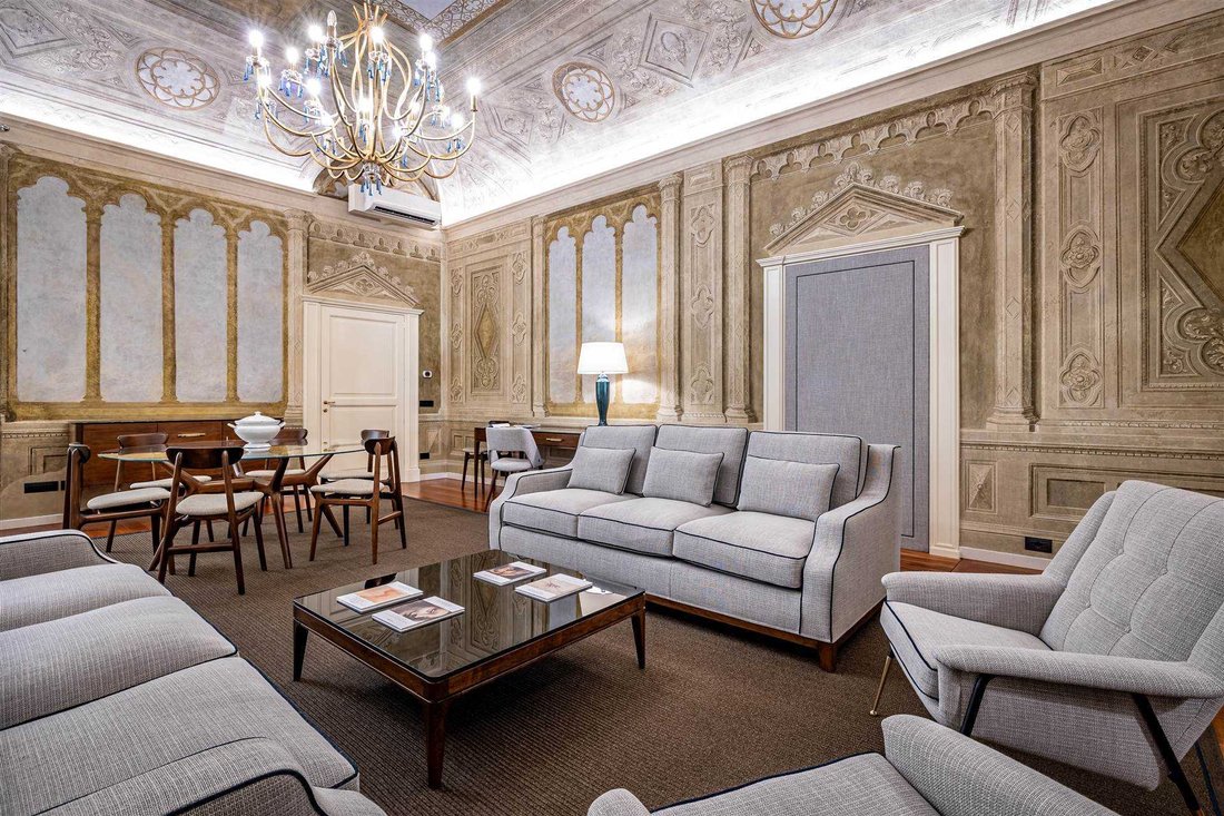 Exclusive Renovated Apartment With Balcony View Of In Florence, Tuscany ...