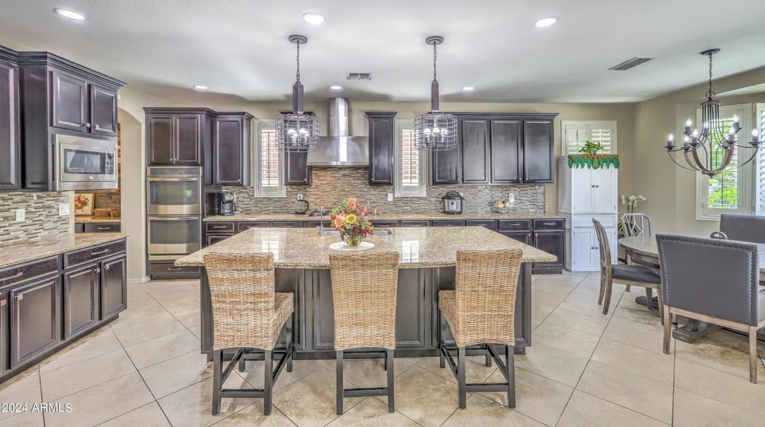 Stylish Living In Artesian Ranch In Chandler, Arizona, United States ...