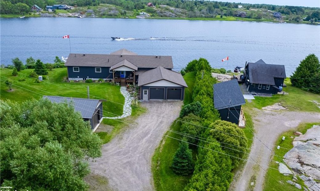 Luxury Waterfront Living On Georgian Bay In Parry Sound, Ontario ...
