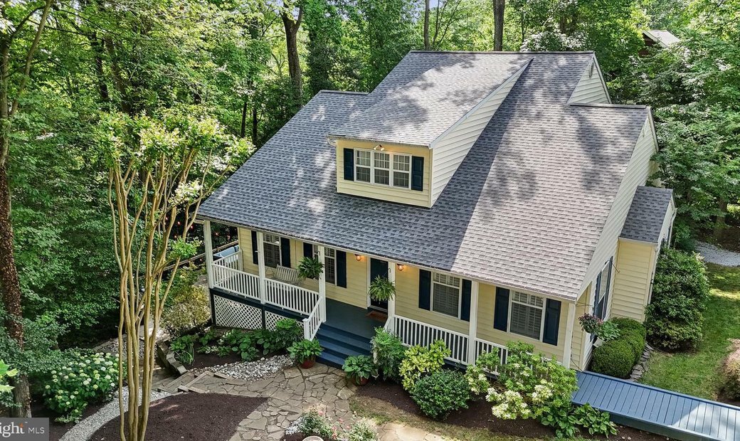 Home Nestled In The Coveted Waterfront In Parole, Maryland, United ...