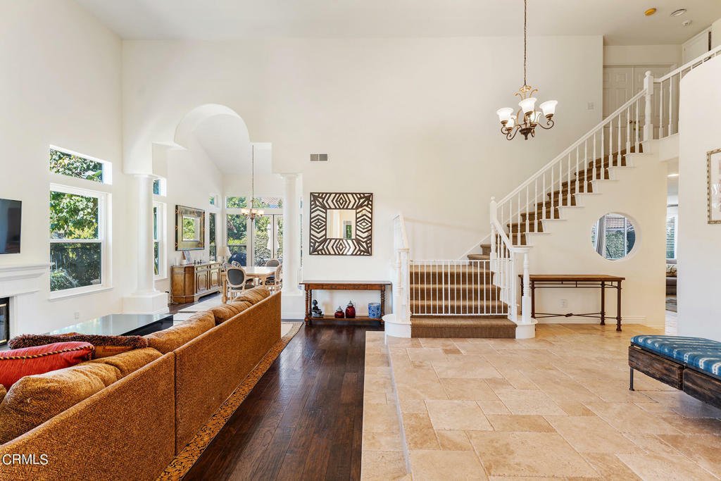 Casa Mejorada En Tres Muelles En Thousand Oaks, California, Estados ...