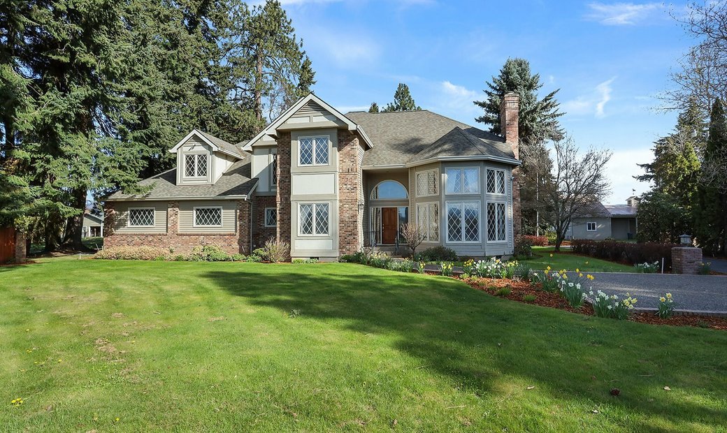 Terrific Traditional Style Home In Hood River, Oregon, United States ...