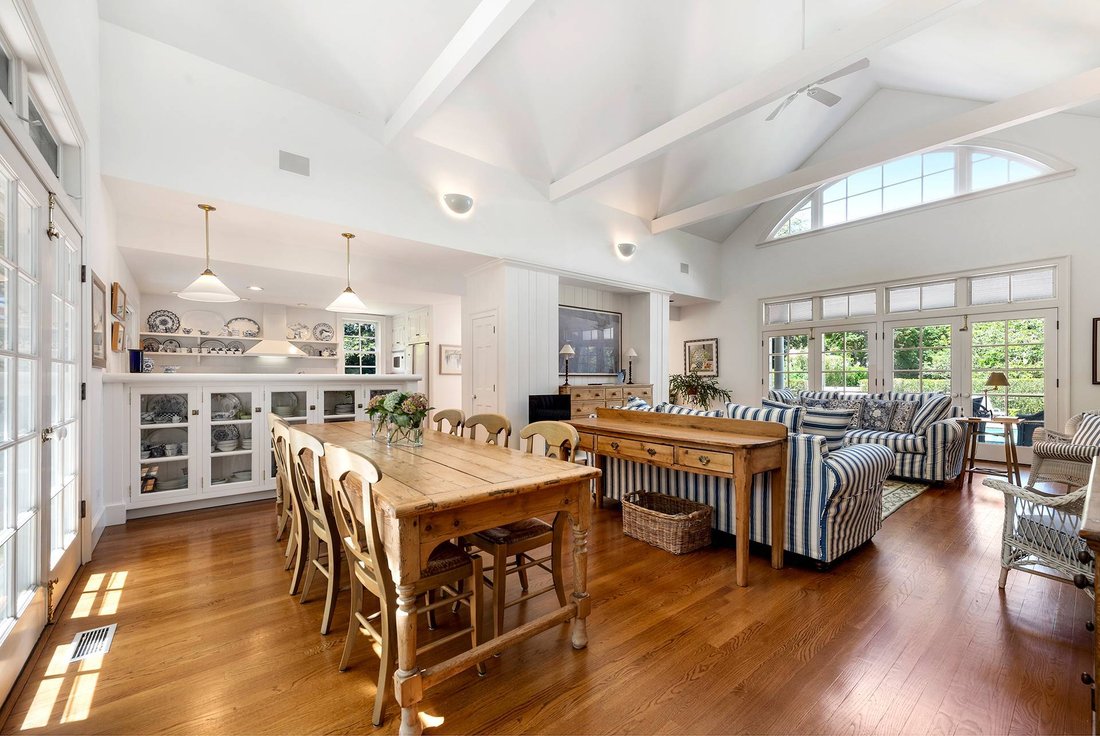 Classic Amagansett Village Cottage For In Amagansett, New York, United ...