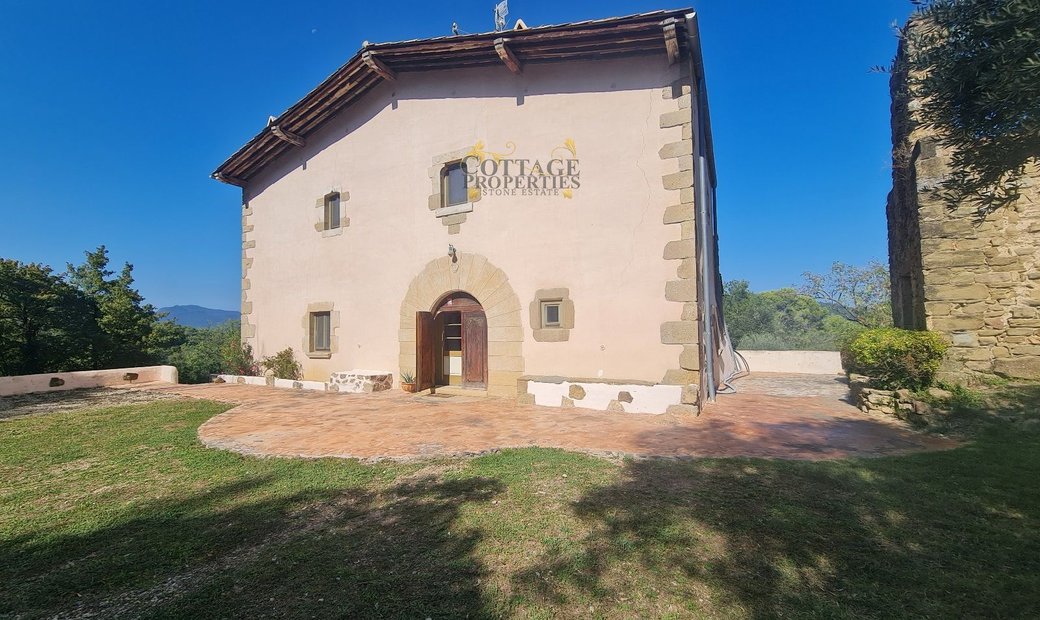 Banyoles Villa In Banyoles, Catalonia, Spain For Sale (14501780)