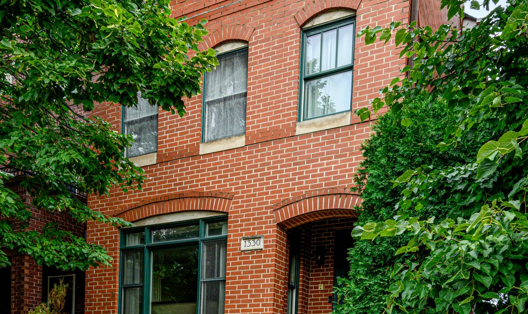 Home With Radiant Curb Appeal In Chicago, Illinois, United States For ...