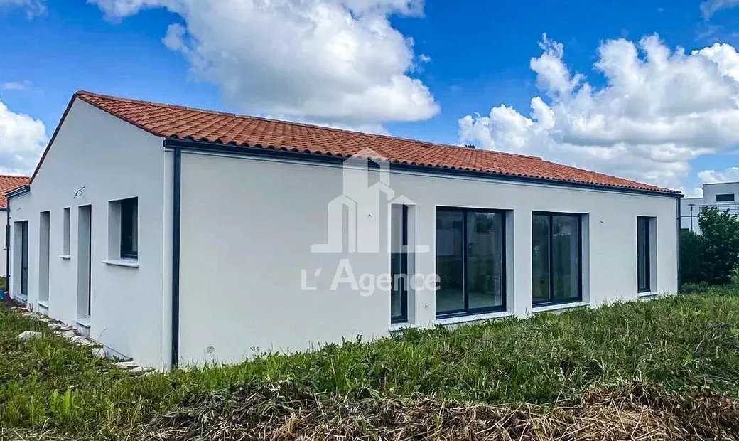 Médis House In Médis, Nouvelle Aquitaine, France For Sale (12923651)