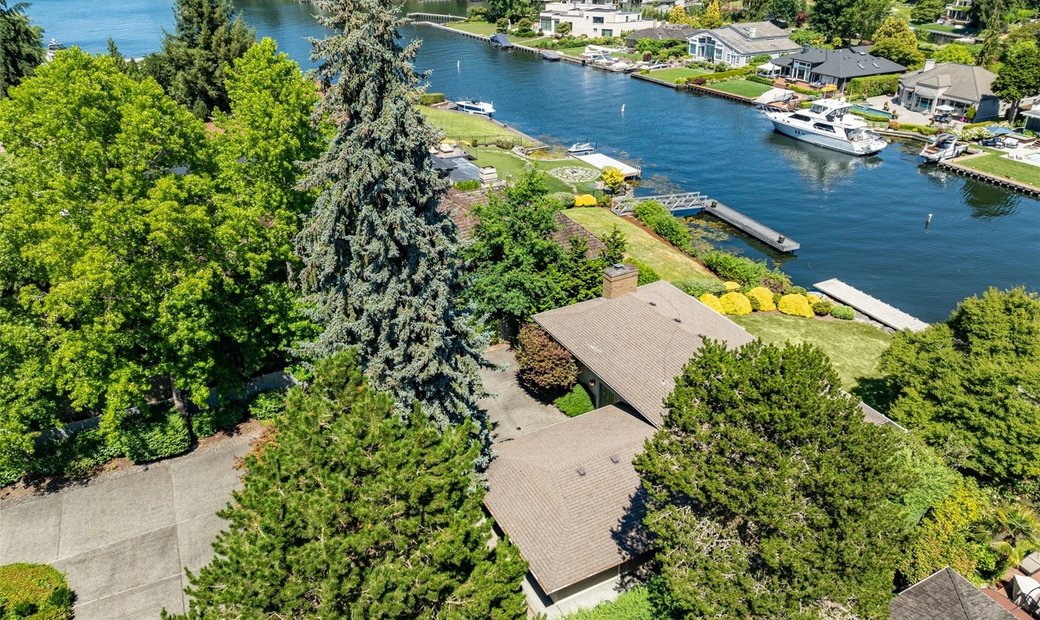 Propriété Rare Au Bord De L'eau à Hunts Dans Seattle, Washington, états ...