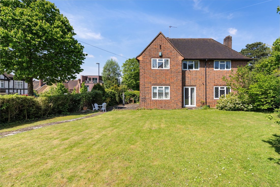 4 Bedroom Detached House For Sale In In South Croydon, England, United ...