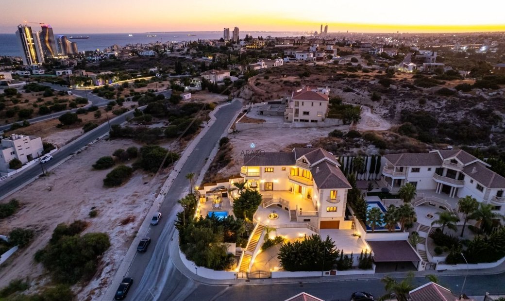 Luxury 6 Bedroom Mansion In Moutagiaka, In Mouttagiaka, Limassol ...