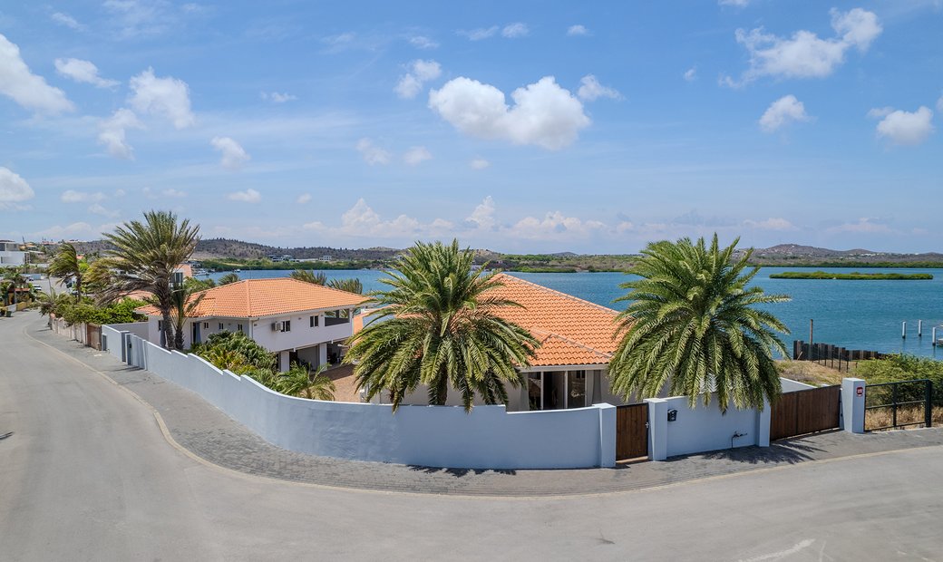 Jan Sofat 179 In Willemstad, Curaçao, Curaçao For Sale (14537866)