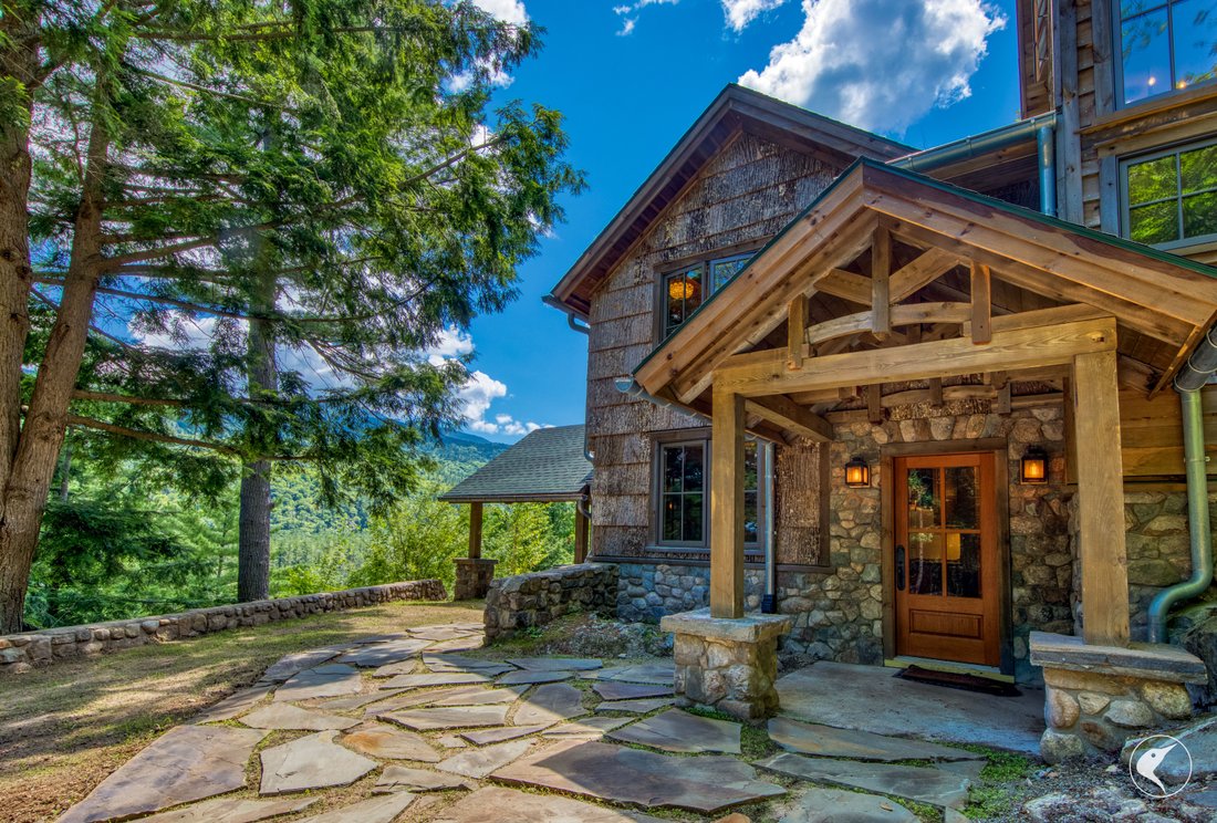 Cliffside Lodge In The Adirondack Mountains In Keene, New York, United ...