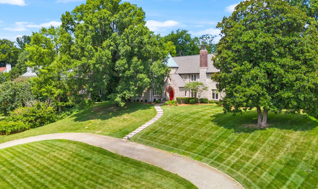 1667 Spring Drive, Louisville, Ky In Watterson Park, Kentucky, United ...