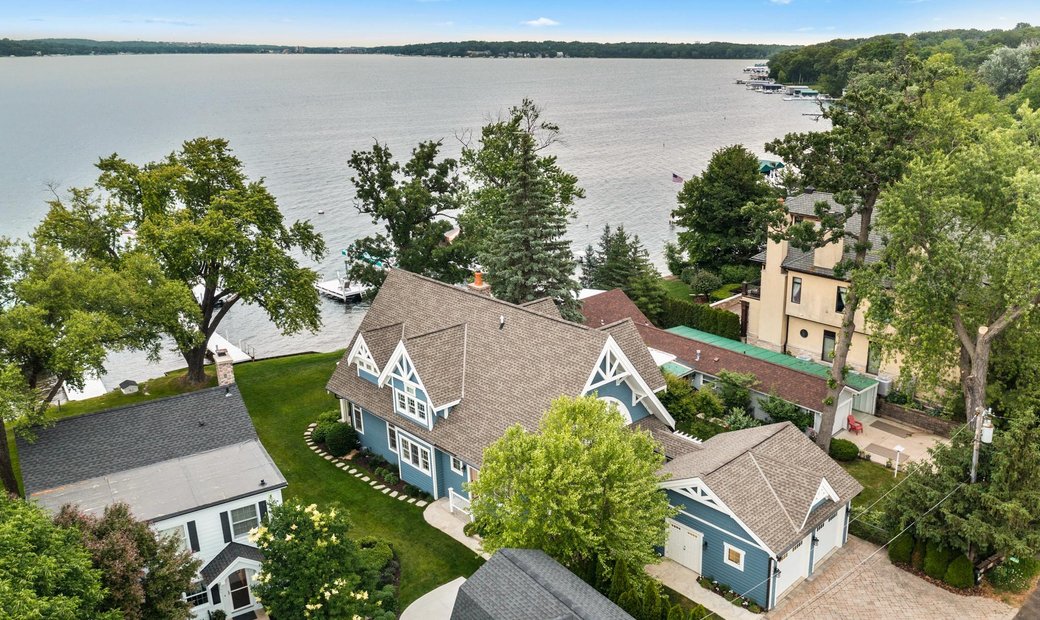 Beautiful Martha Vineyard's Style Home In Lake Geneva, Wisconsin ...