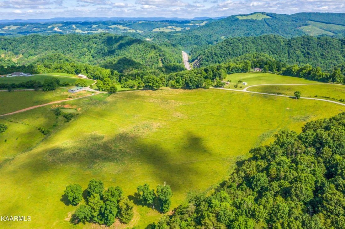700 Gorgeous Lakefront Acres In Tazewell, Tennessee, United States For ...