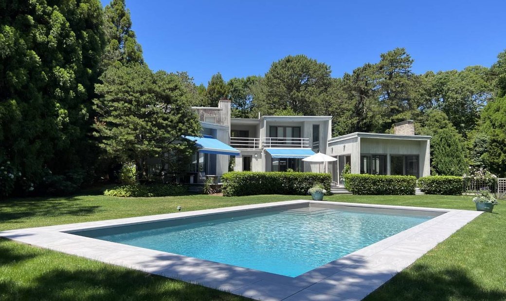 Sunlit Contemporary Oasis With Private In Wainscott, New York, United ...
