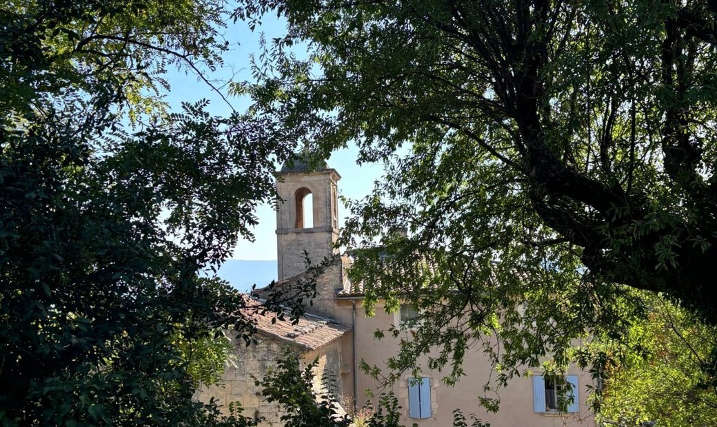 Lacoste House In The City Centre In Lacoste, France For Sale (14555037)