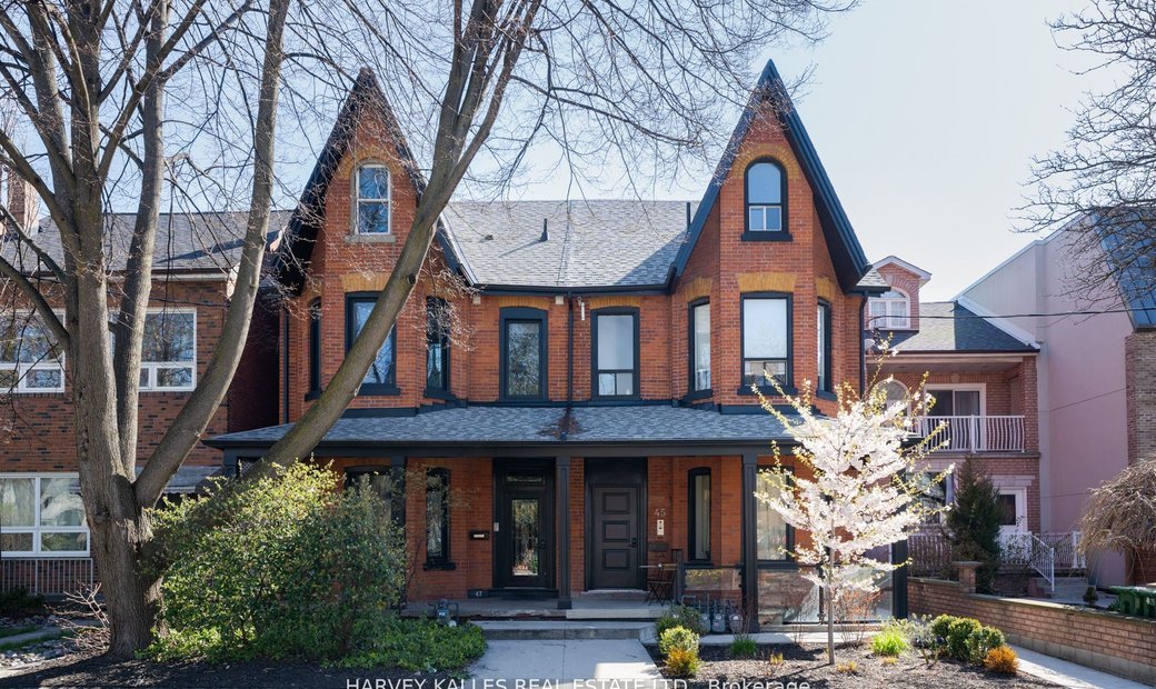 Elegant Victorian Brownstone In Toronto, Ontario, Canada For Sale ...