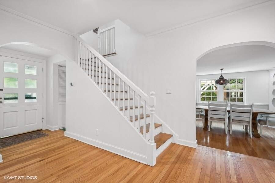 Carefully Updated Circa 1855 Farmhouse In Wilmette, Illinois, United ...