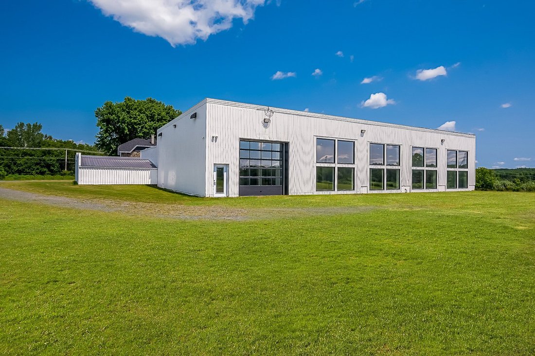 Roxton Pond, Quebec In Roxton Pond, Quebec, Canada For Sale (14570890)