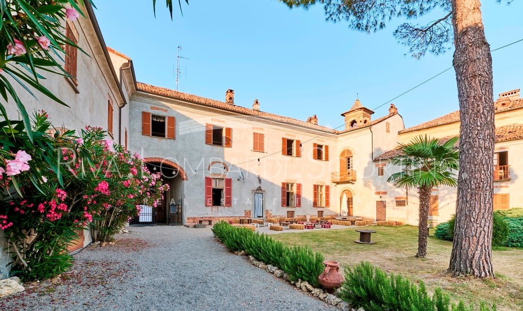 Historic Residence In The Heart Of Unesco In Cella Monte, Piedmont ...