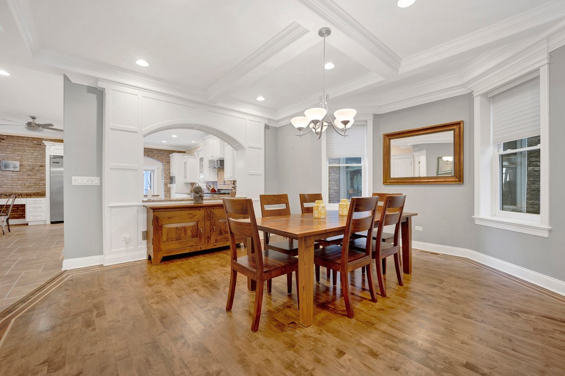 3237 N Leavitt Street In Chicago, Illinois, United States For Sale ...