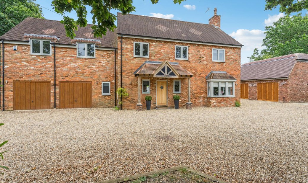 5 Bedroom Detached House For Sale In In Whaddon, England, United ...