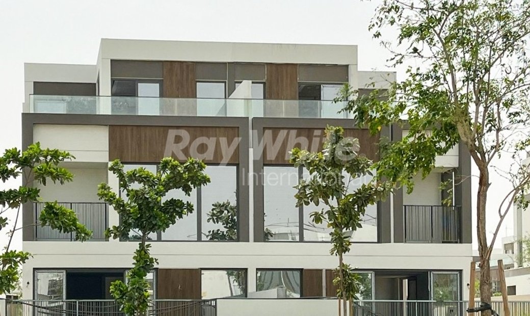 Single Row | Roof Br |On Green Belt| Post In Dubai, Dubai, United Arab ...