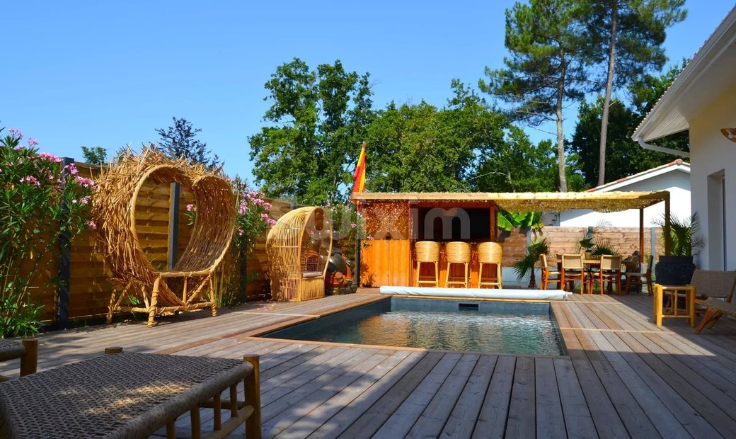 Le Porge House In Le Porge, Nouvelle Aquitaine, France For Sale (14574418)