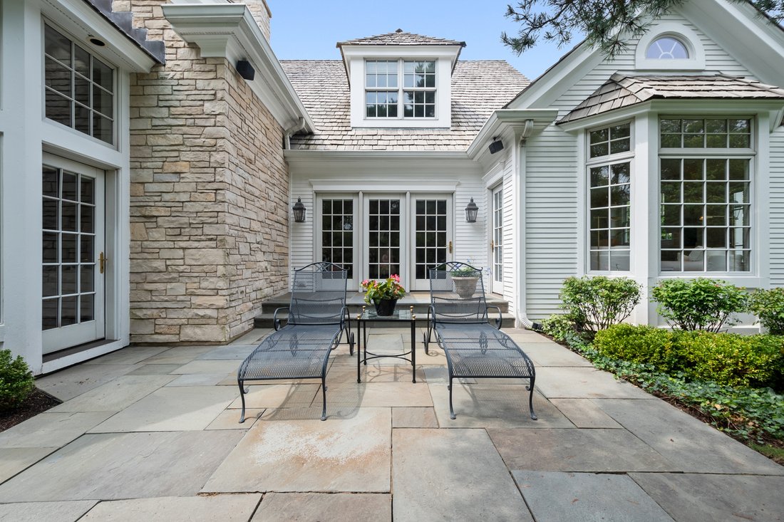 355 Edgefield Lane In Lake Bluff, Illinois, United States For Sale ...