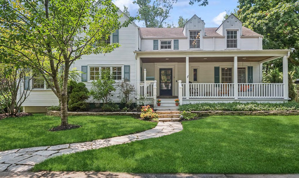 Carefully Updated Circa 1855 Farmhouse In Wilmette, Illinois, United ...