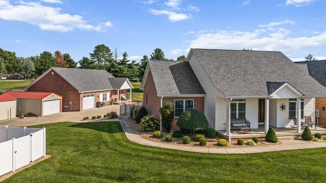 6 Bedrooms Single Family Detached In Madison, Indiana, United States ...