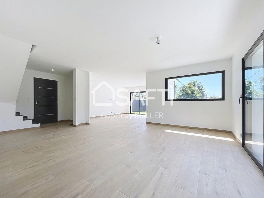 Maison Contemporaine 2024 De 150m² In Vannes, Brittany, France For Sale ...