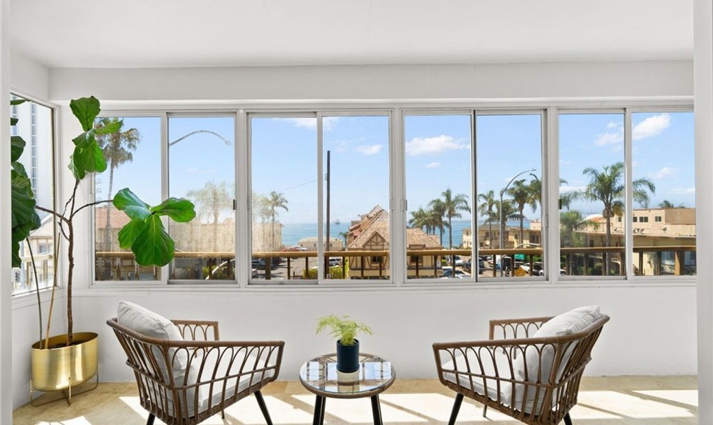 Stunning Corner Unit Condo With Ocean In Signal Hill, California ...