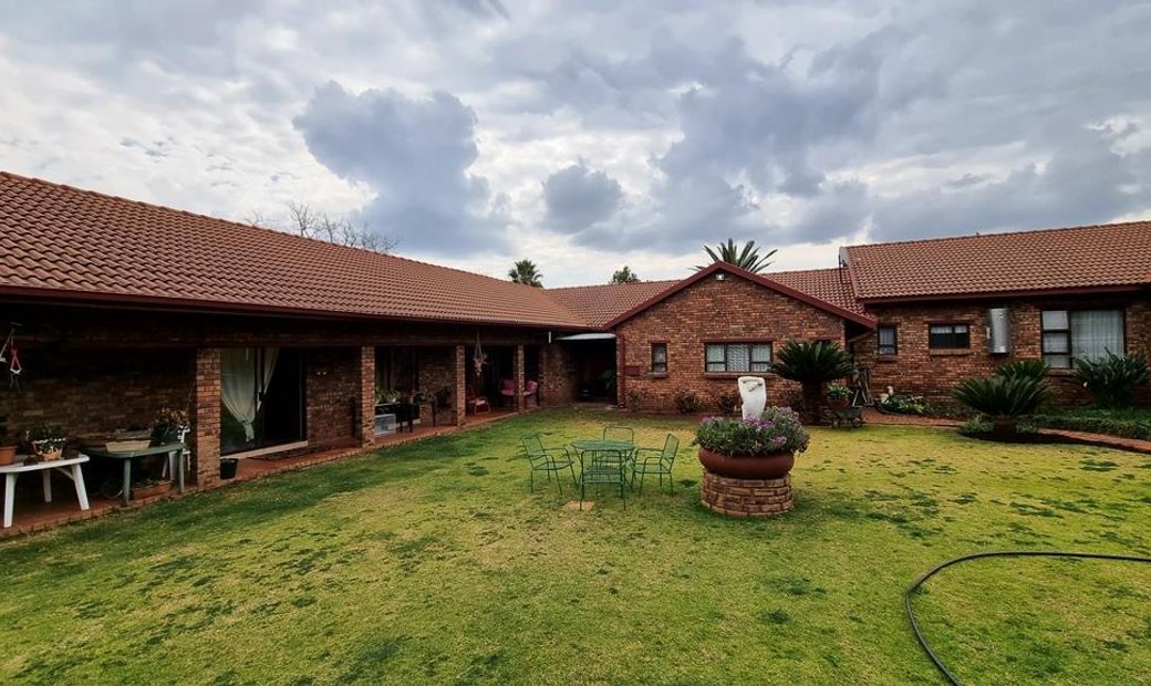 15 Bedroom Farm In Raslouw, Centurion . In Centurion, Gauteng, South ...