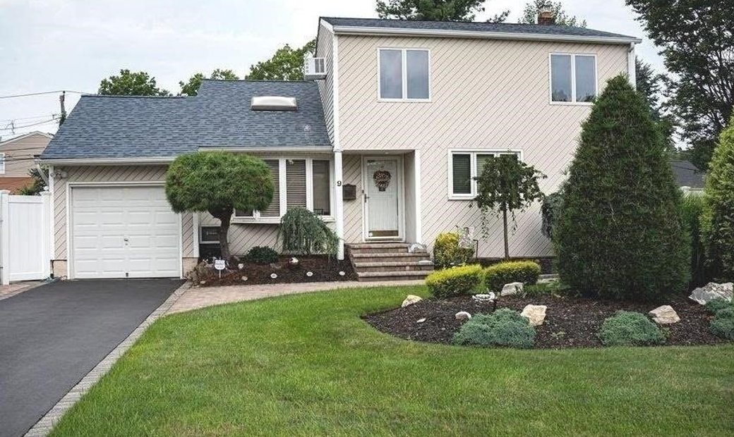 House Massapequa In Massapequa, Ny, United States For Sale (14602554)