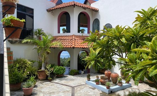 Luxury homes for sale in Condominios la Punta, Manzanillo, Colima ...