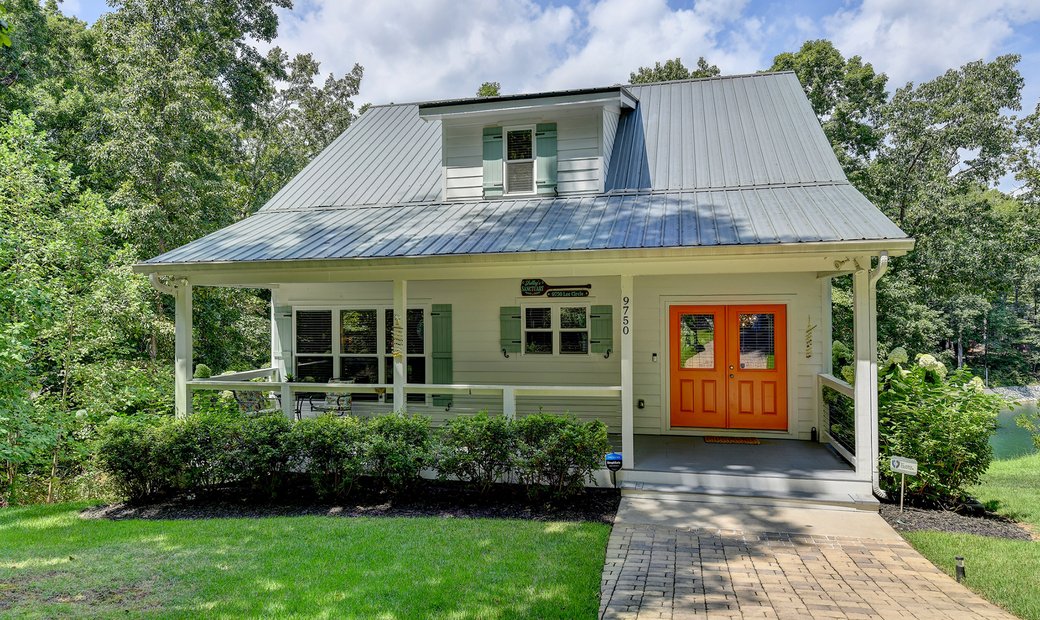Exceptional Renovated Cottage On Lake In Gainesville, Georgia, United ...
