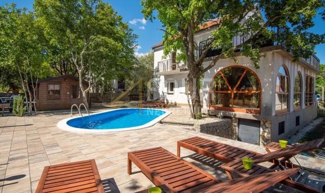 House Kornić, Krk, 250m2 In Cedar Hill, Primorje Gorski Kotar County ...