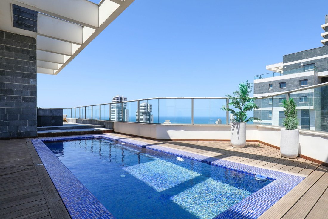 Netanya Apartment In Netanya, Center District, Israel For Sale (14608047)