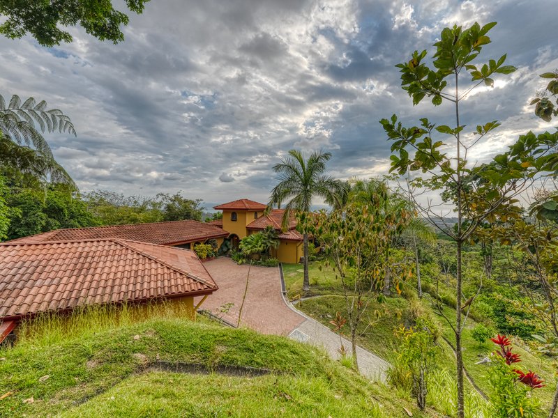 Lujosa Finca Colonial Española En Uvita, Provincia De Puntarenas, Costa ...
