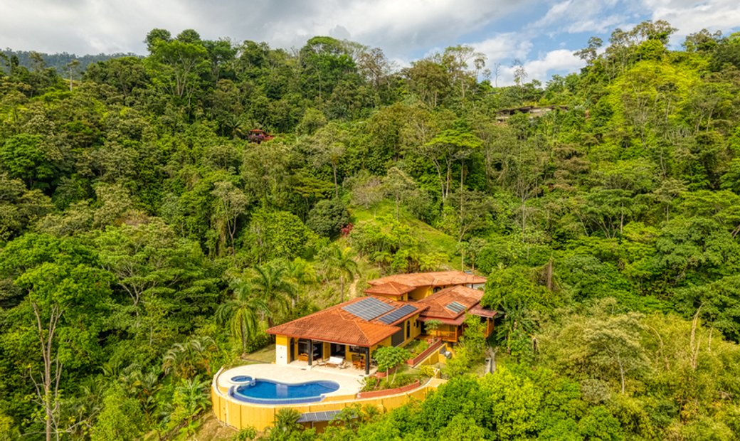 Lujosa Finca Colonial Española En Uvita, Provincia De Puntarenas, Costa ...