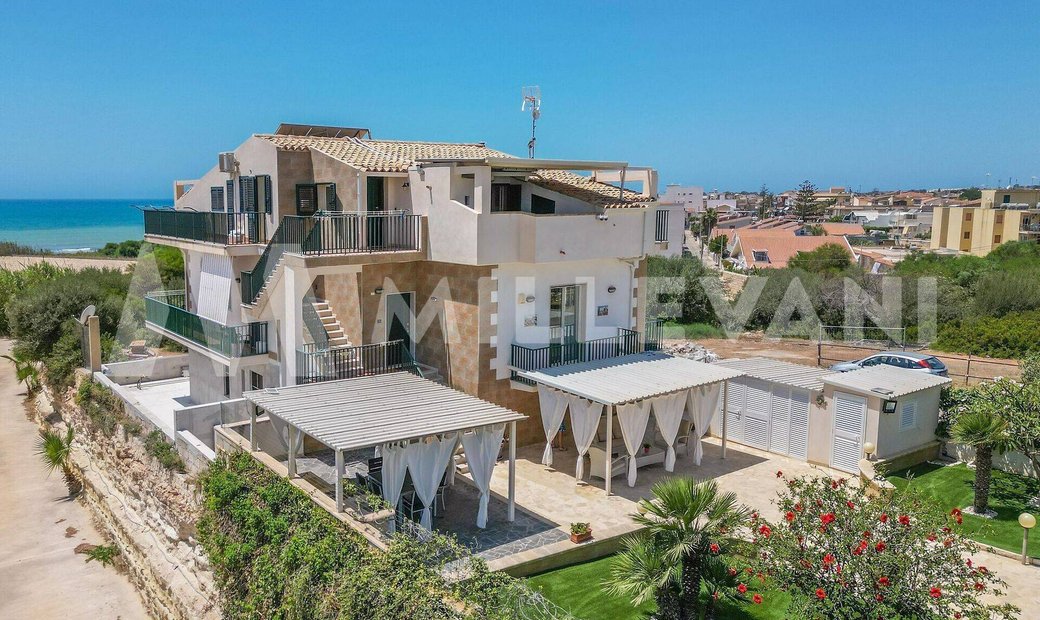 Stabile In Vendita A Ragusa In Marina Di Ragusa, Sicily, Italy For Sale ...