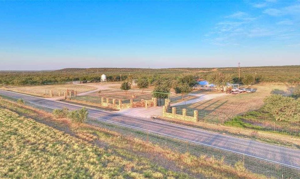 Fully Equipped Coleman County Ranch In Gouldbusk, Texas, United States ...