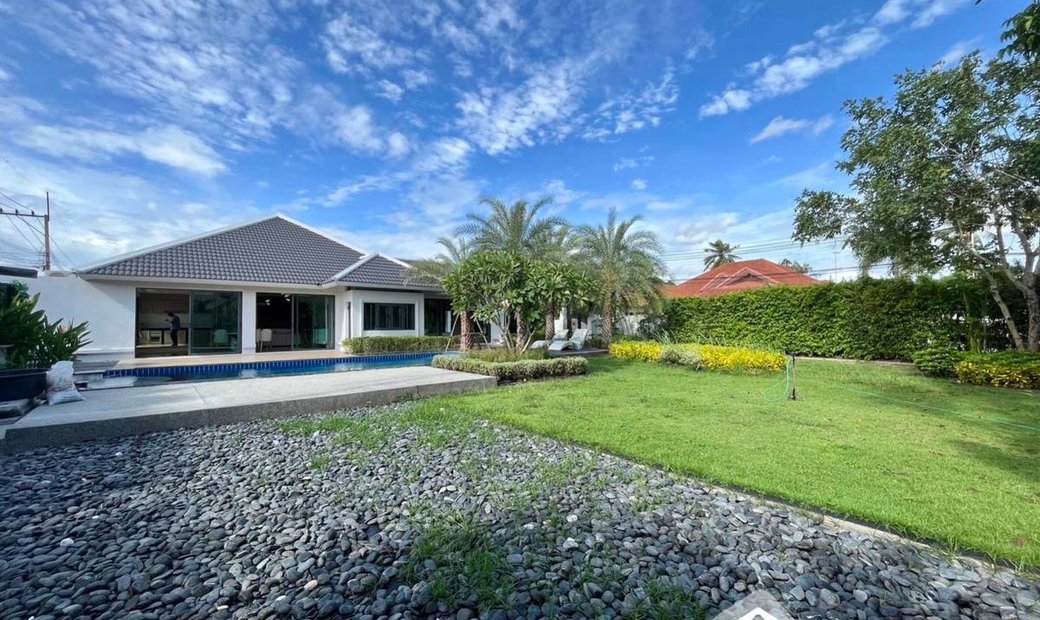 4 Br House At European Thai House Close To In Pattaya City, Chon Buri ...