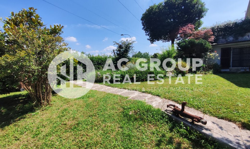 Varese Villa In Copreno, Lombardy, Italy For Sale (14646971)