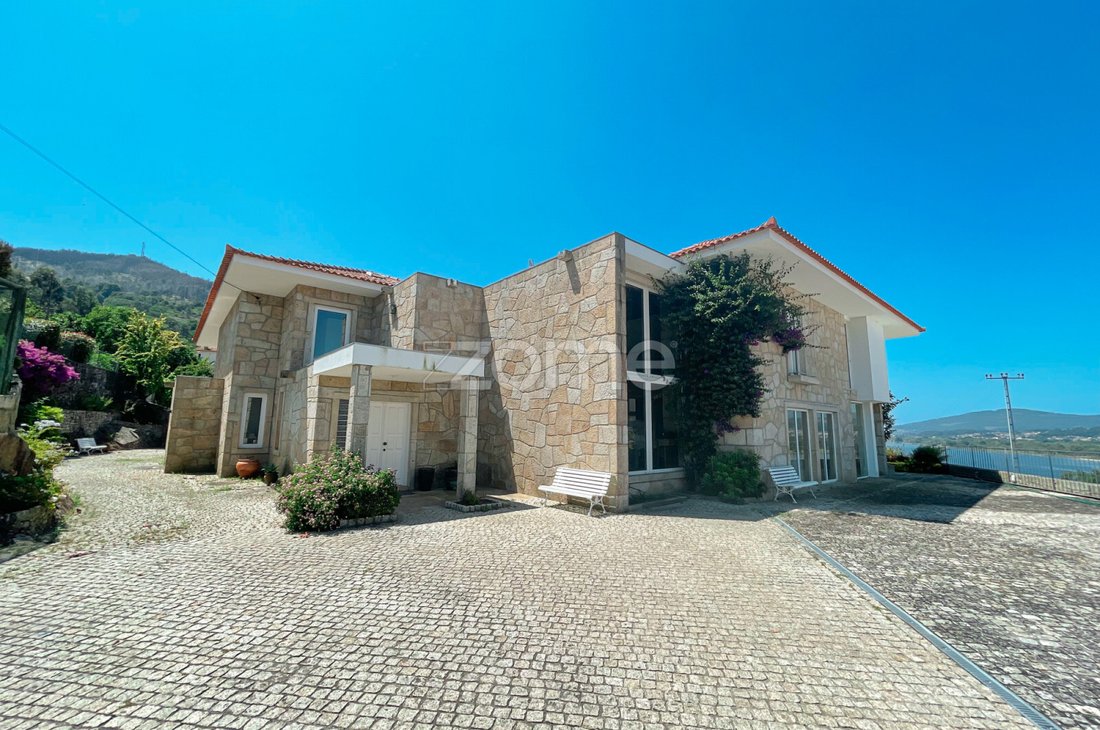 Vila Nova De Cerveira House In Lanhelas, Viana Do Castelo District ...