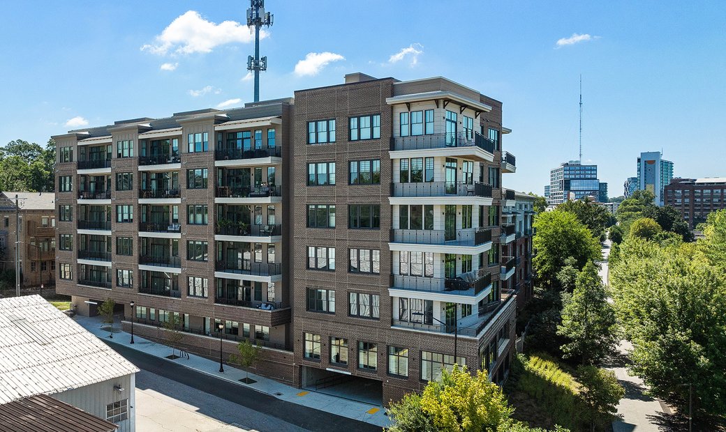 Modern Highly Desirable Condo At The In Atlanta, Georgia, United States ...